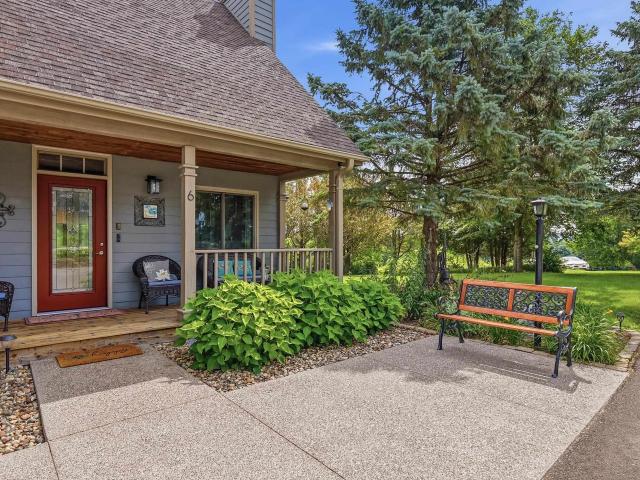 6 Beacon Trail