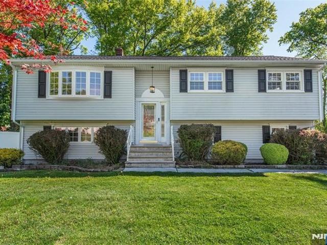 6 Beaumont Pl, Hanover Township, NJ 07981
