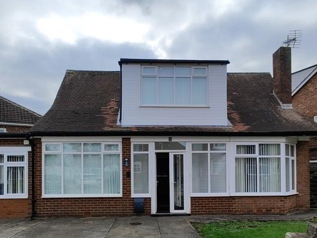 6 Bed | 4 Bathrooms 3 En Suite | Business Use