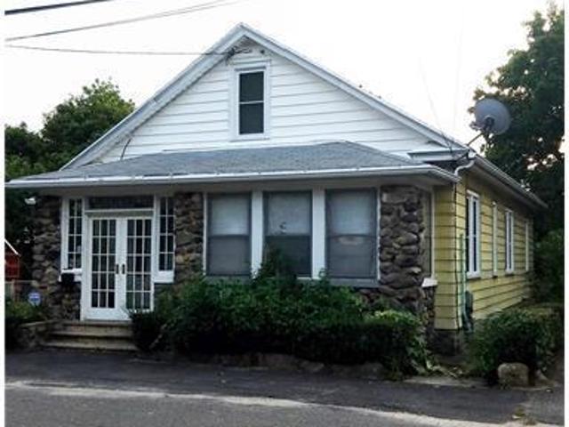 6 Bed 2 Bath House 104 BEECH ST for sale in Waterbury, Connecticut