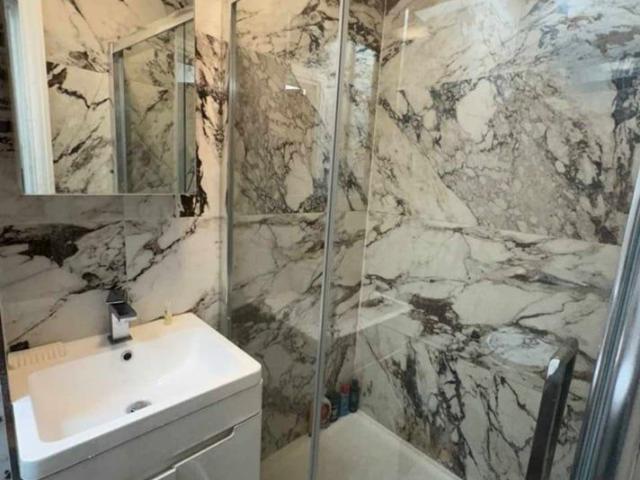 6 Bed Terraced House, Thornhill Gardens, IG11
