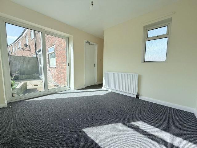 6 bed Terraced House To Let