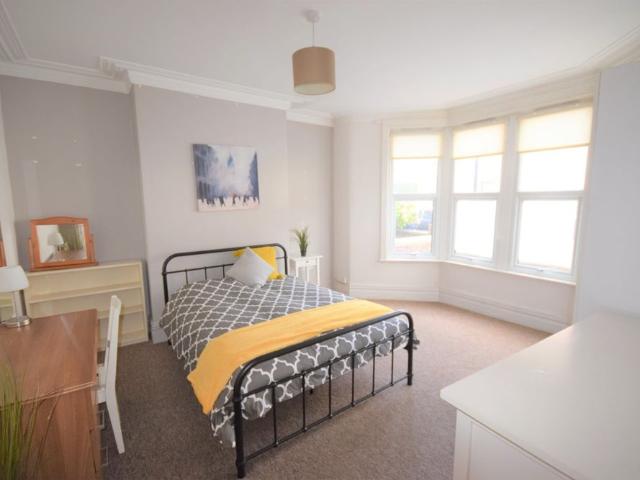 6 Bed Terraced House, Toronto Road, BS7