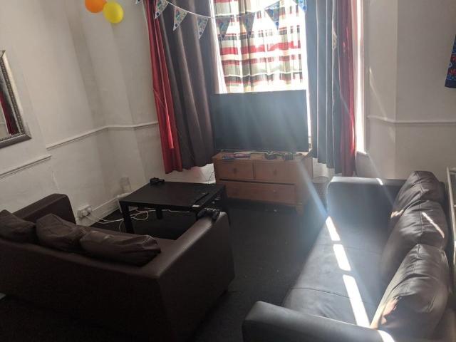 6 Bed Terraced House, Walcorde Avenue, SE17