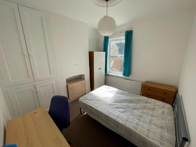 6 Bed Terraced House, Abbey Road, CB5