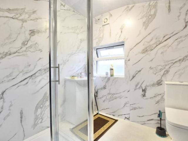 6 Bed Terraced House, Burges Rd, E6