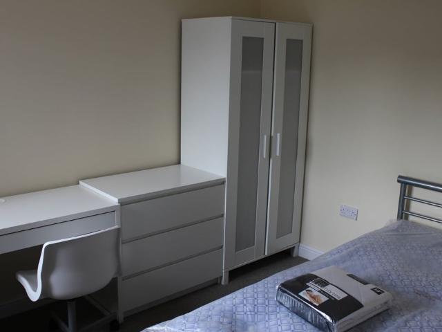 6 Bed Terraced House, Deramore Street, M14