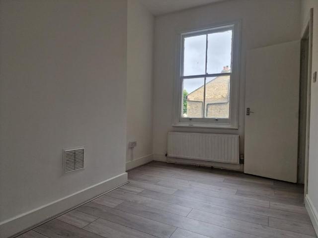 6 Bed Terraced House, East Dulwich Grove, SE22