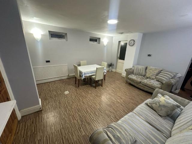 6 Bed Terraced House, Hugh Road, B10