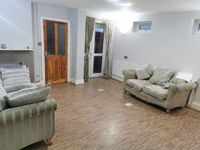 6 Bed Terraced House, Hugh Road, B10