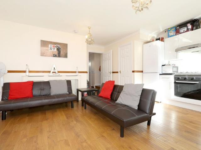 6 Bed Terraced House, Oban Street, E14