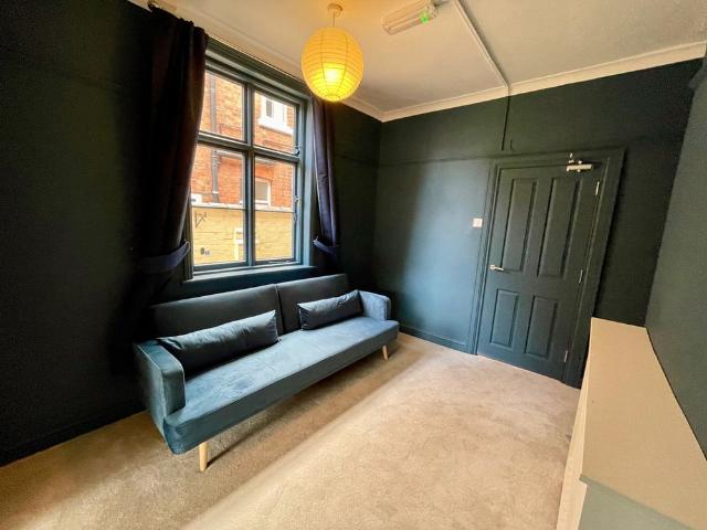 6 Bed Terraced House, Regent Street, CV1