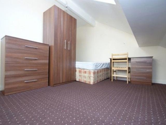6 Bed Thornville Road, Hyde Park, Leeds
