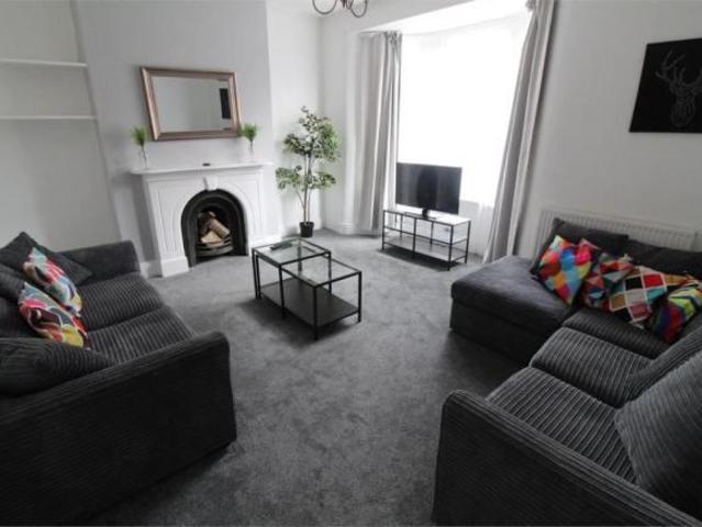6 bed townhouse close to uni's and city centre