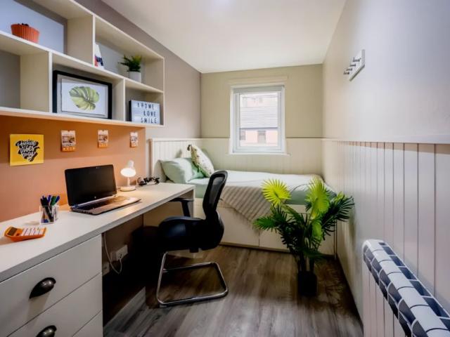 6 Bed Townhouse Deluxe
