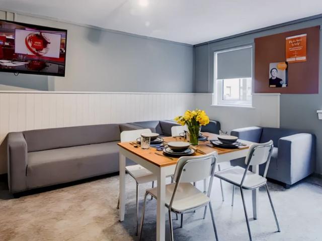 6 Bed Townhouse Standard