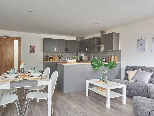 6 Bed Cluster En suite Premium Top Floor D Has an Apartment