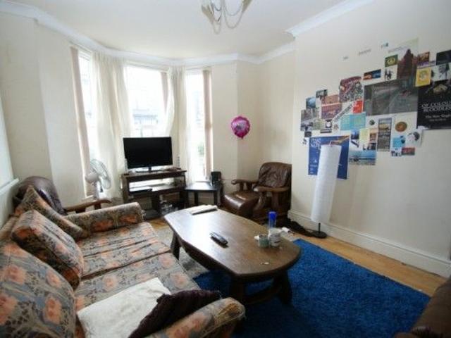 6 Bed Delph Mount, Woodhouse, Leeds