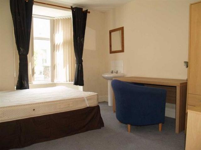 6 Bed Derry Avenue, Plymouth