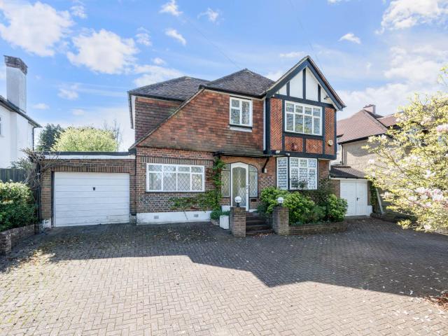 6 bed detached available