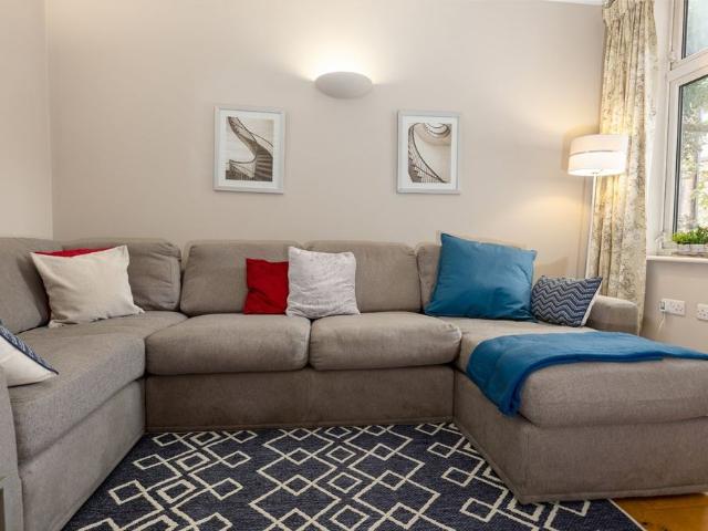 6 Bed End Terrace, Kimbolton Avenue, NG7