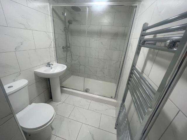6 Bed End Terrace, Langdale Road, B43