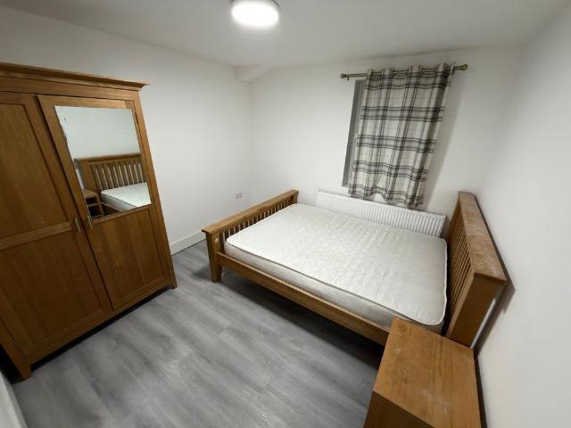 6 Bed End Terrace, Prince Regent Lane, E13