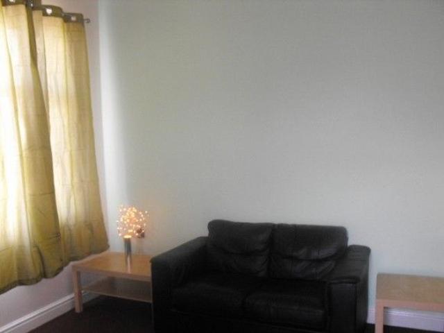 6 Bed Flat Bradford