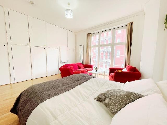6 Bed Flat, Cabbel Street, NW1