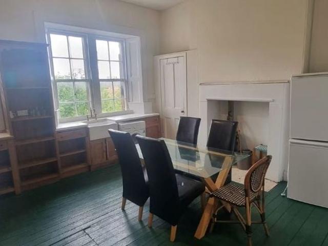 6 Bed Flat, Edinburgh, EH8