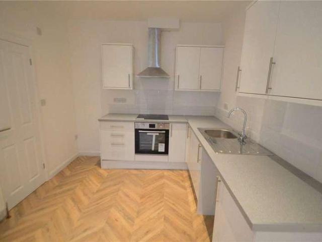 6 bed flat for sale