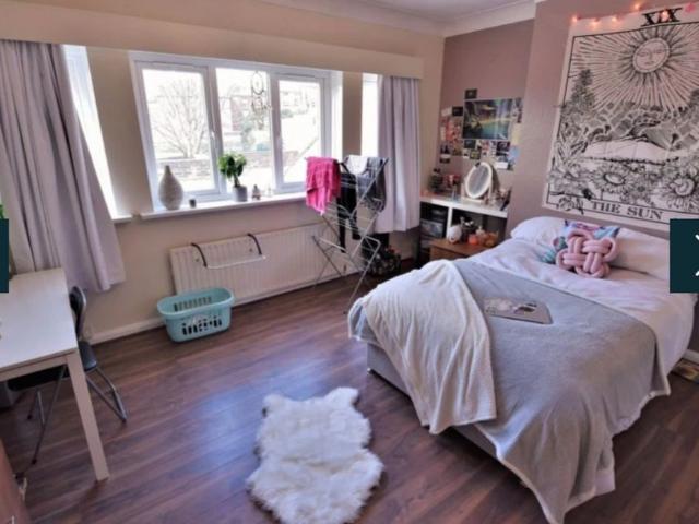 6 Bed Haddon Hall, Bankfield Road, Burley, Leeds LS4 2JT Student