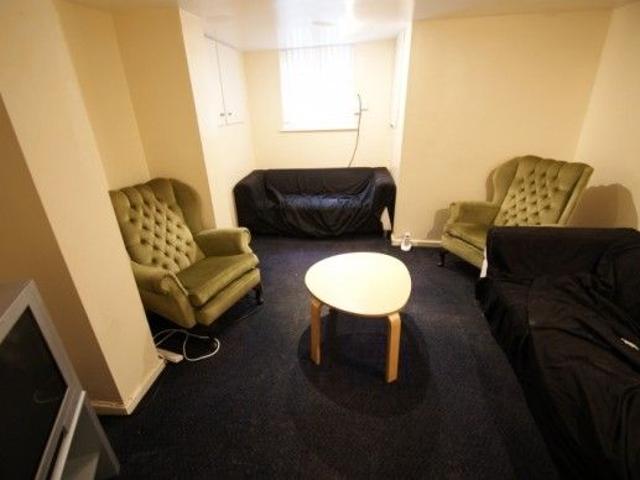 6 Bed Hartley Avenue, Woodhouse, Leeds