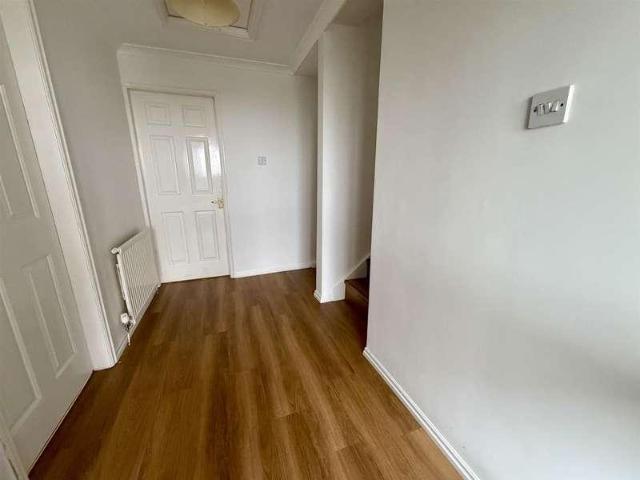 6 bed house for sale