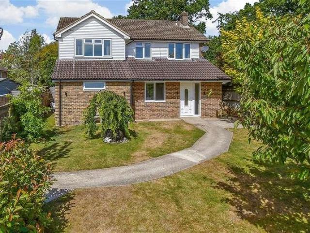 6 bed house for sale