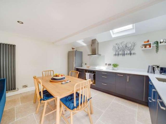 6 bed house for sale