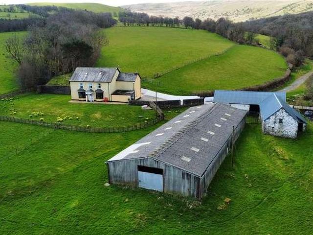 6 bed house for sale