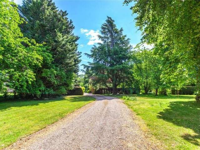 6 bed house for sale