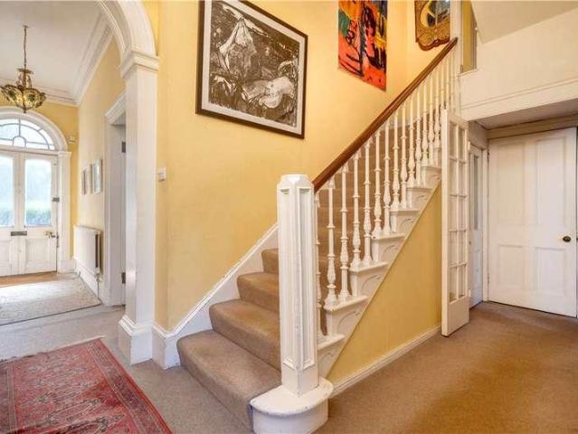 6 bed house for sale