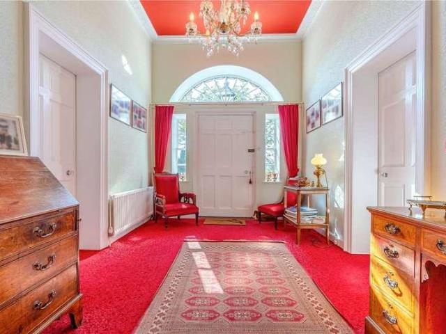 6 bed house for sale