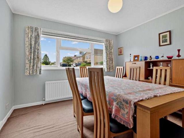 6 bed house for sale