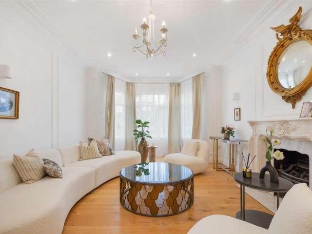 6 bed house for sale