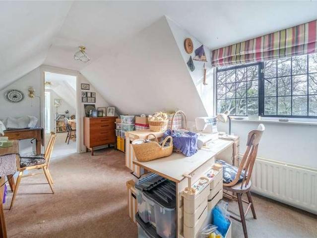 6 bed house for sale