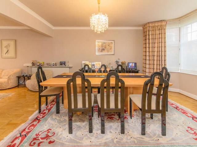 6 bed house for sale
