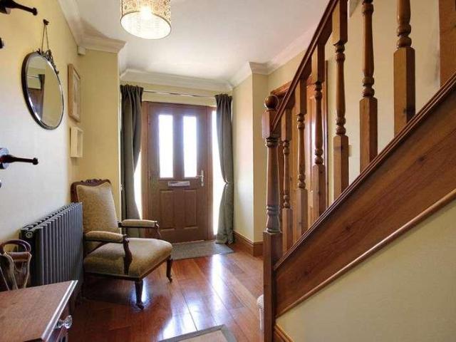 6 bed house for sale