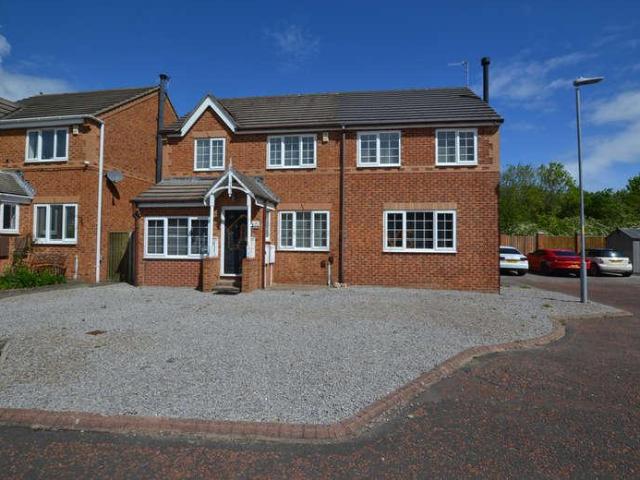 6 bed house for sale