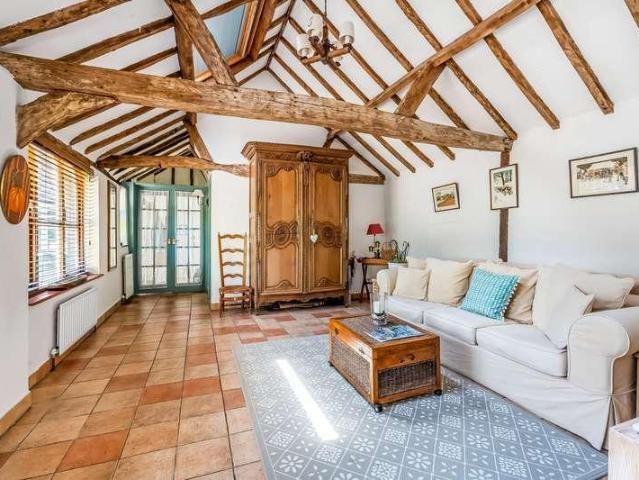 6 bed house for sale