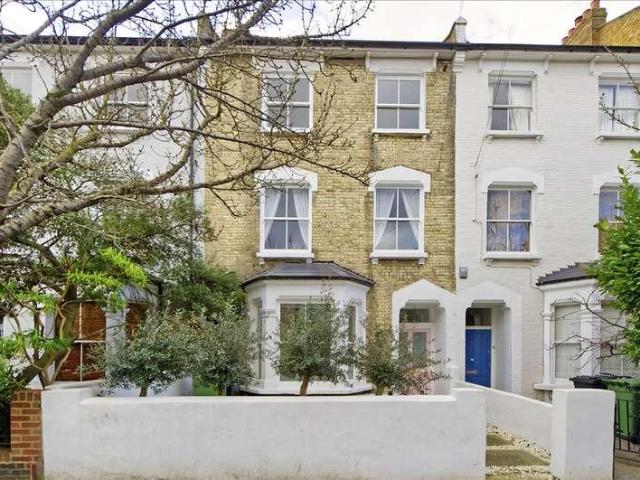 6 bed house for sale