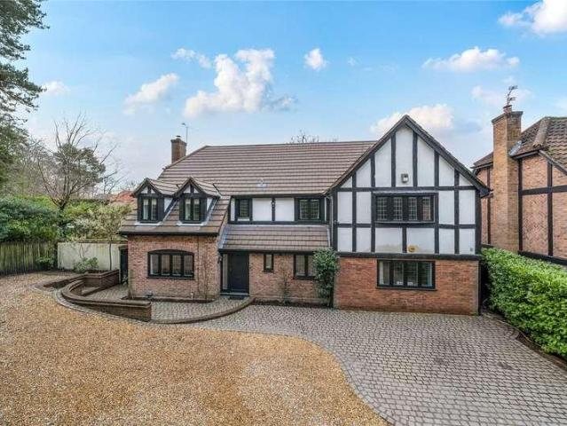 6 bed house for sale