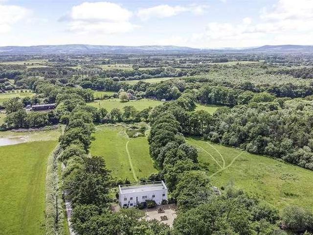 6 bed house for sale